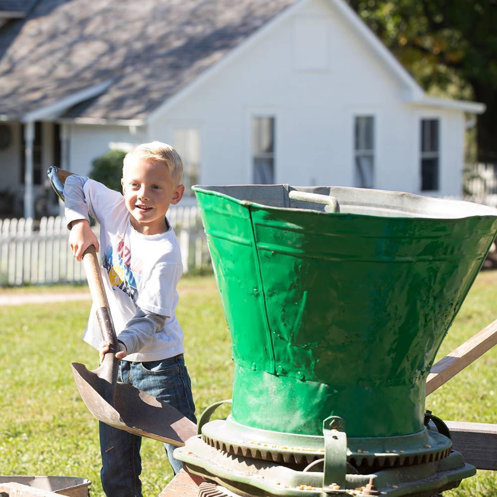 1900 Hired Hands | Living History Farms